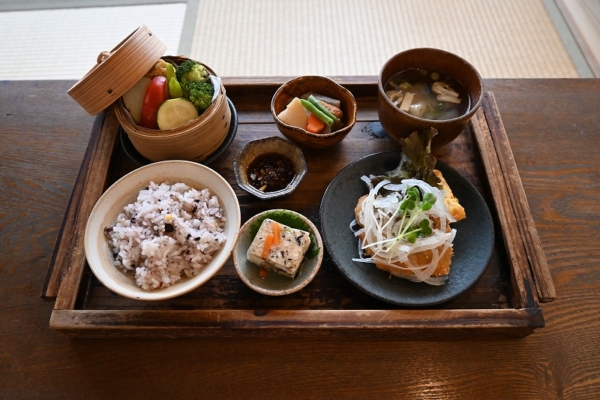 Retro Buildings and Authentic Matcha! 5 Cafes Near Himeji Castle | Trip ...